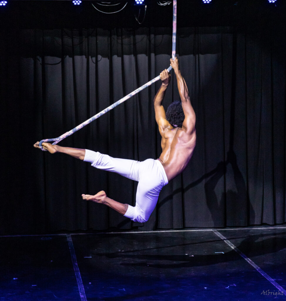 Circus Etcetera Cabaret | An Evening of Circus Arts in Seattle - August ...